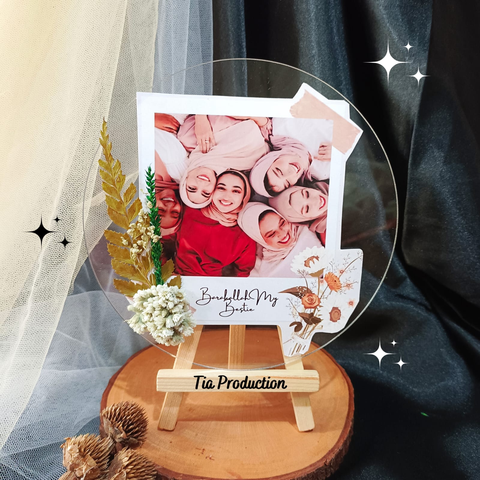 Gift Box Akrilik stand Wood Holder Acrylic Vinyl /Kado Akrilik Custom ...