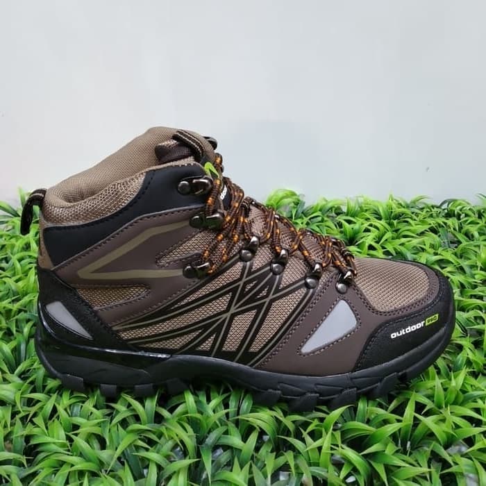 Sepatu Gunung Outdoor Pro Tipe LYNK Viper Warna Abu Abu Free Kaos Kaki ...