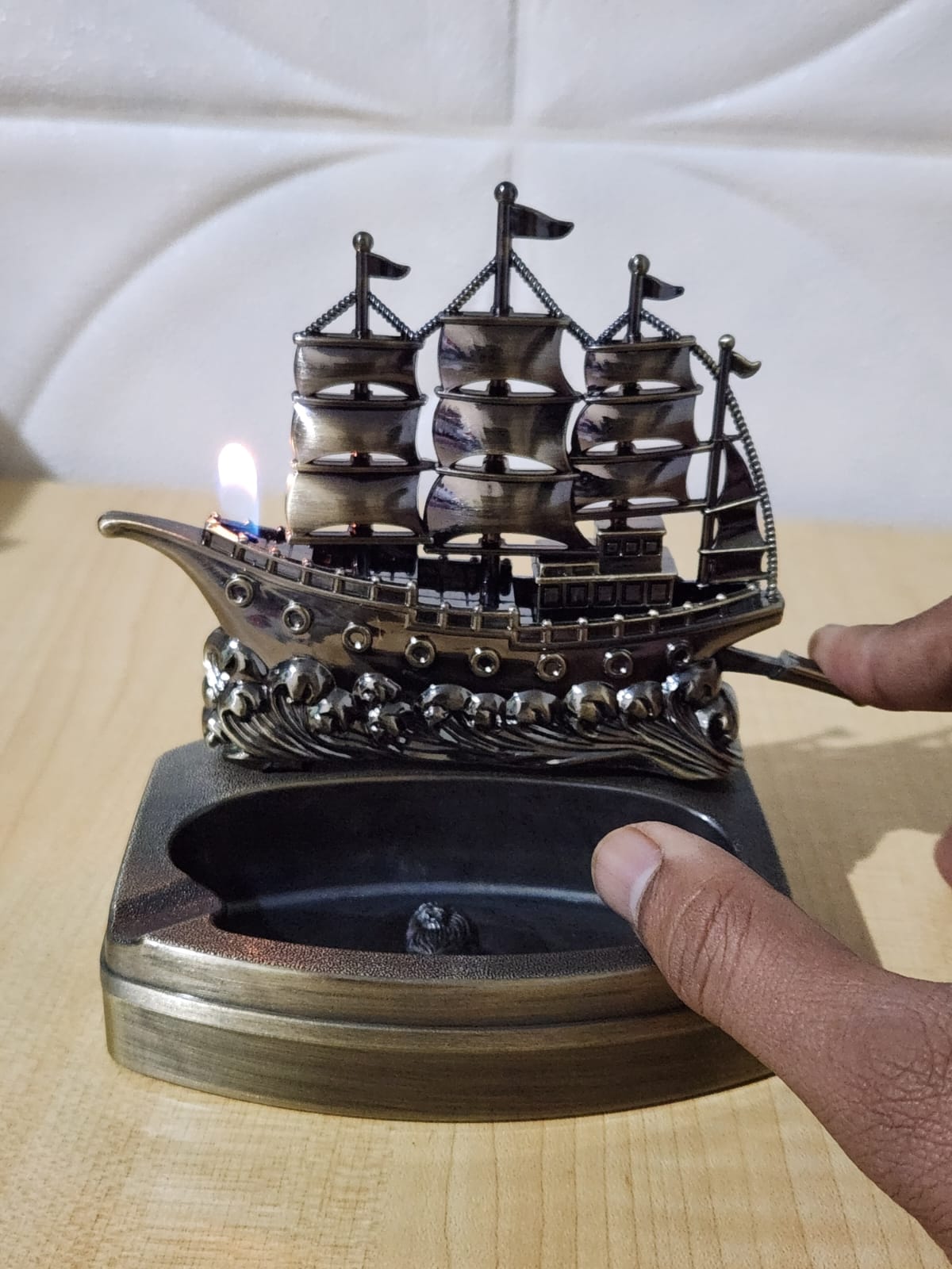 Asbak roko plus korek api - Asbak Rokok Unik model Perahu Layar ...