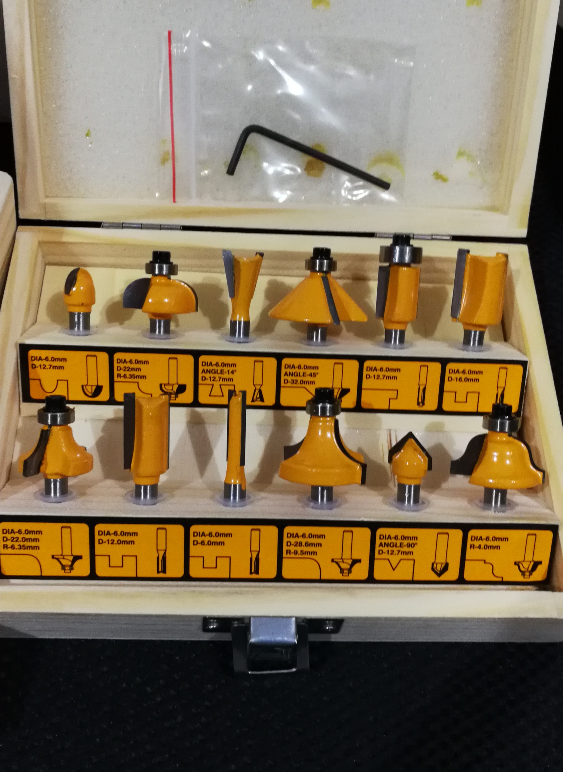 INGCO AKRT1201 MATA ROUTER MATA PROFIL KAYU 12PCS 6MM ROUTER BITS INGCO ...