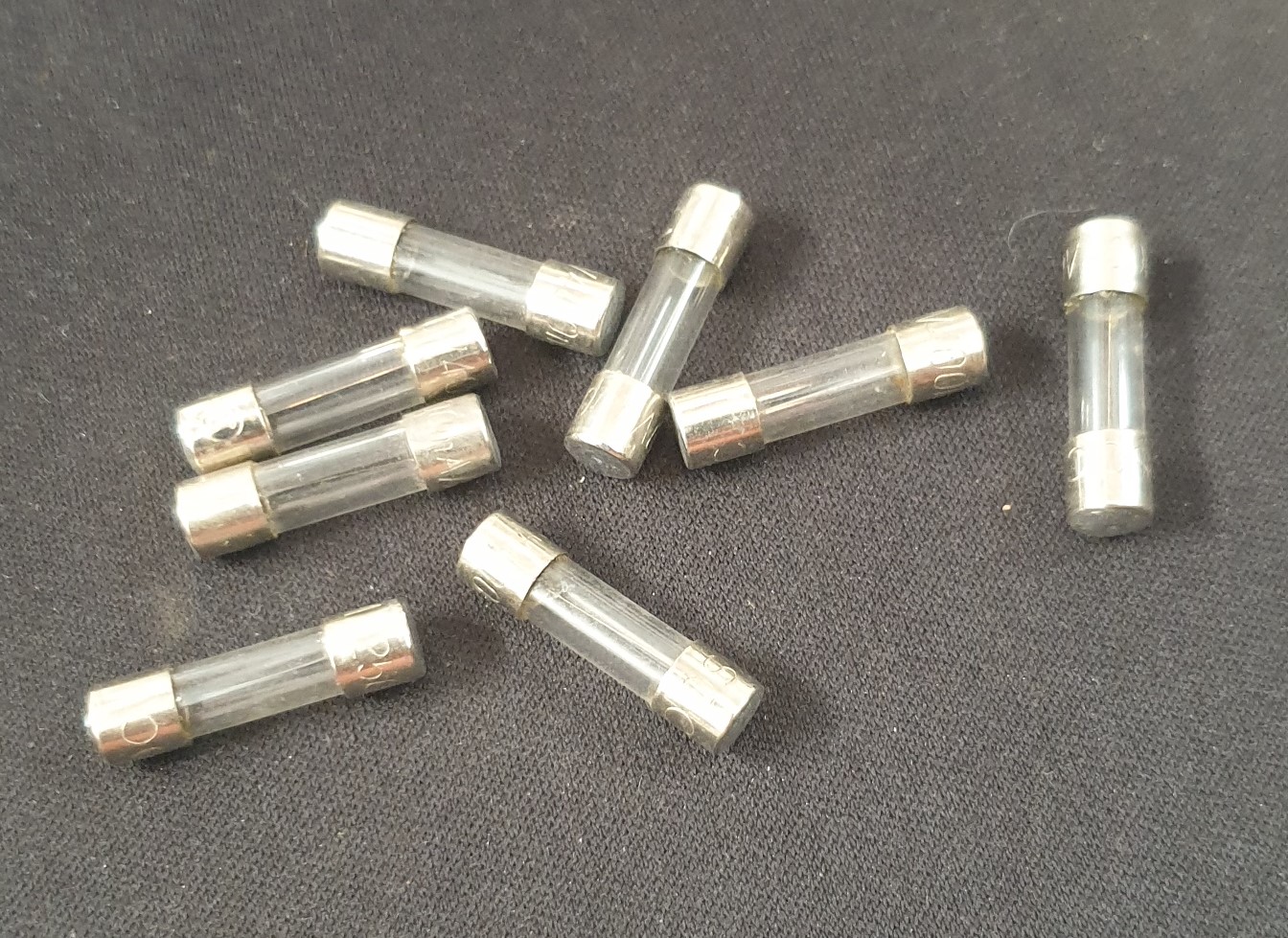 Fuse Kaca 0.4Amp 250v Glass Fuse Sekring 20mm x 5mm Diameter | Lazada ...