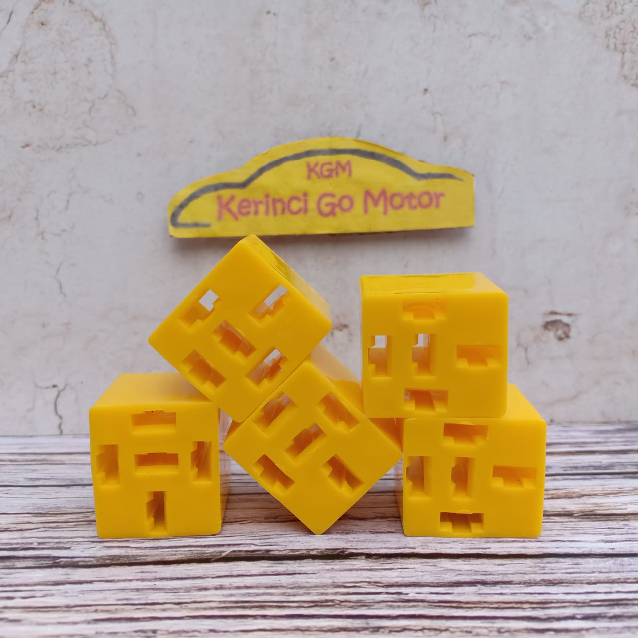 Soket Relay 4 Kaki dan 5 Kaki Kosongan Kuning isi 3pcs / 3 biji - Rumah ...