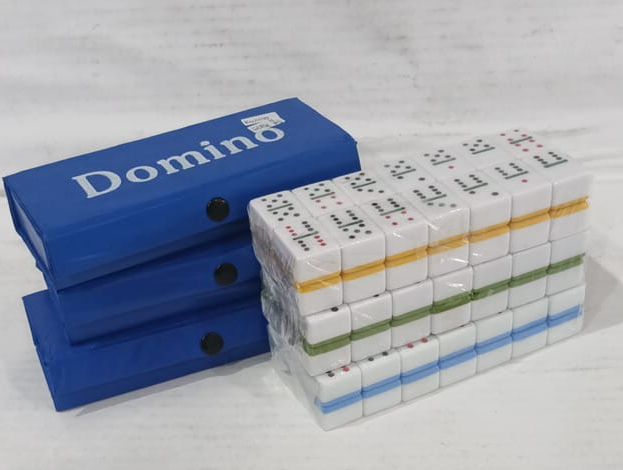 Gaple domino batu tebal, ukuran 3 cm x 2 cm x 1.5 cm. Bahan PVC, dengan ...