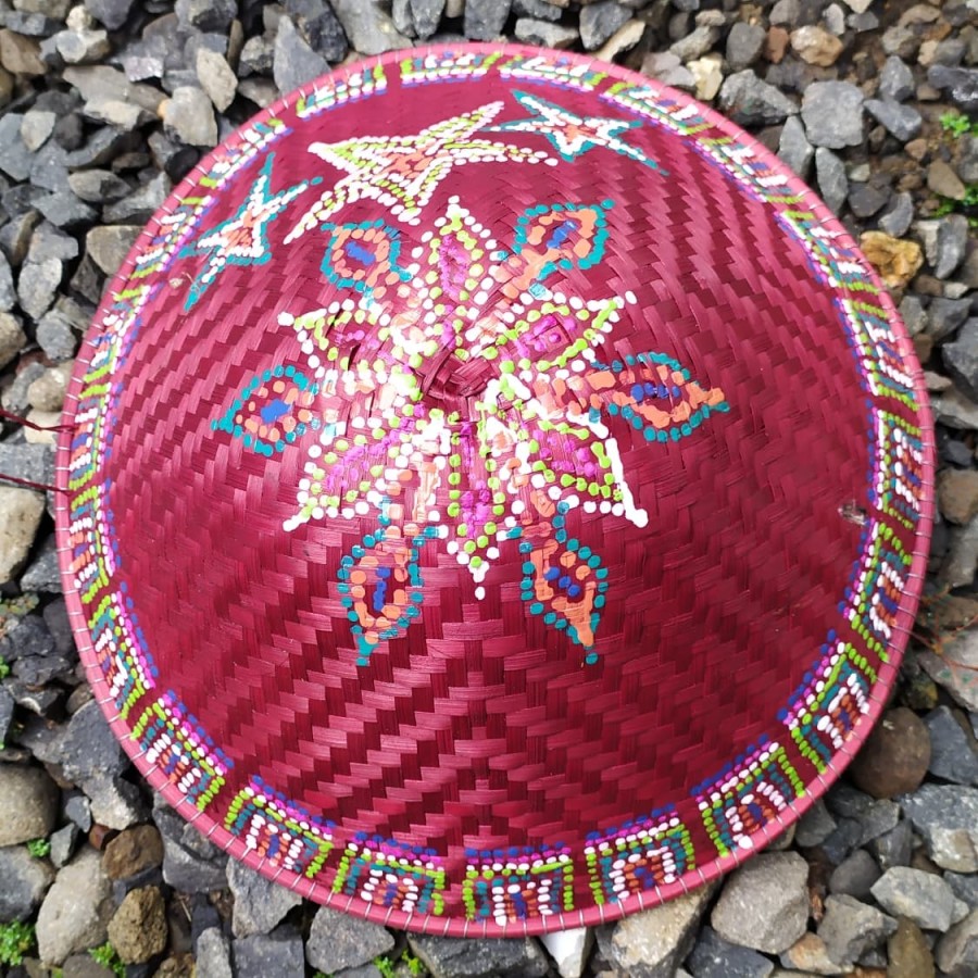 Topi Caping Tudung Petani Hiasan Dinding Souvenir Kerajinan bambu ...