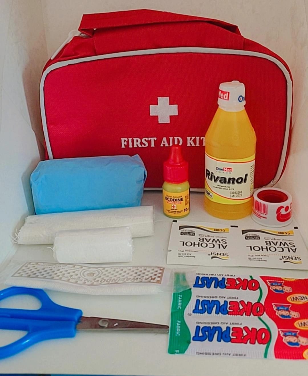 First Aid Kit Bag Pouch Travel P3K / 1 Set Tas P3K Travel, Mobil, Rumah ...