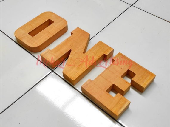 Huruf kayu | huruf Custom Kayu | Huruf Timbul Kayu Tebal 3cm | Lazada ...