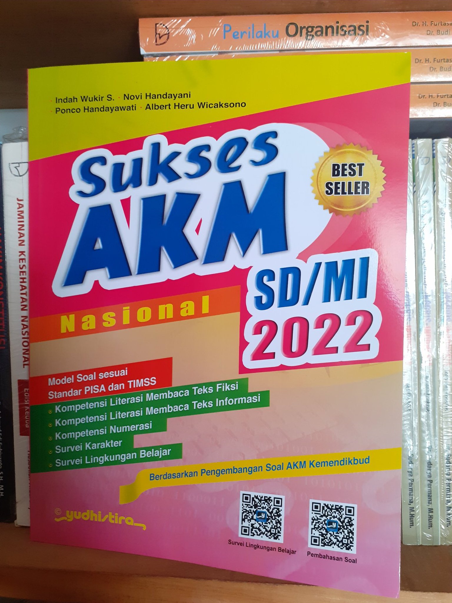 Buku Sukses AKM Nasional SD/MI 2022 Berdasarkan Pengembangan Soal AKM ...