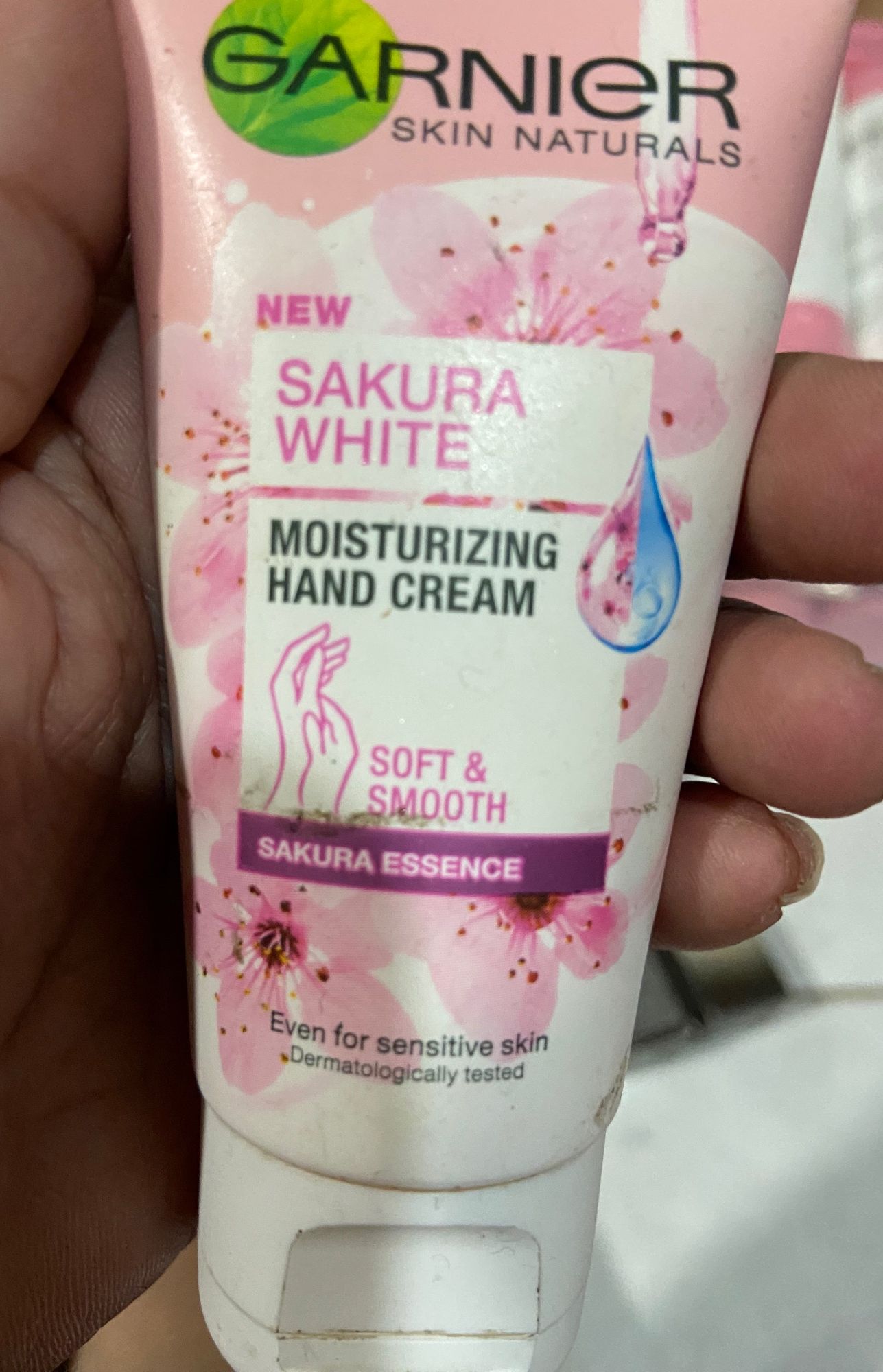 Garnier skin naturals (rijek kemasan) Hand Cream - Sakura White ...