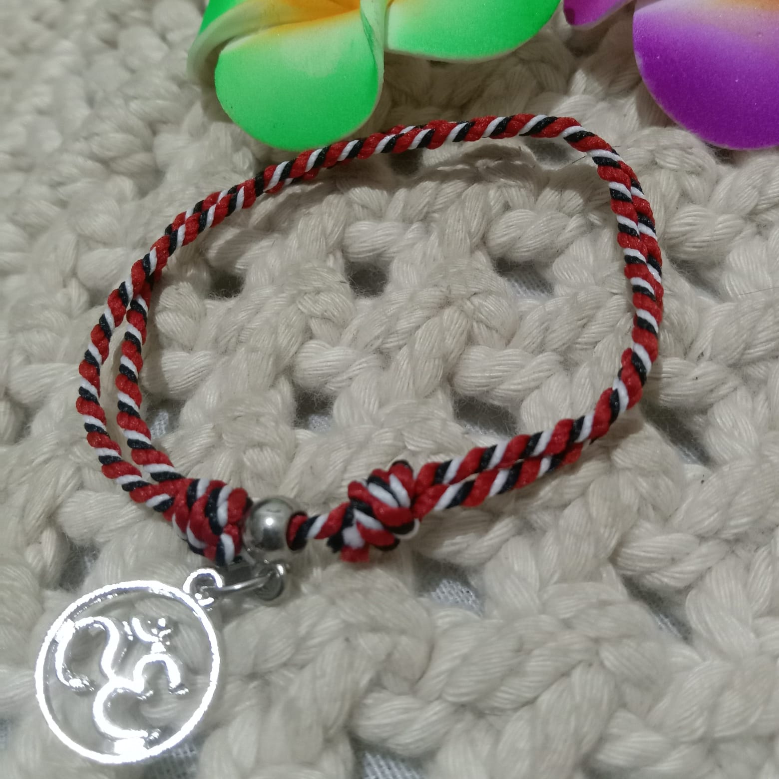 Gelang Khas Bali Tridatu Dengan Bandul Omkara Ongkara | Lazada Indonesia