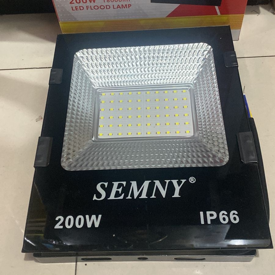 Lampu Sorot Led Outdoor Tembak Led Sorot 200W Lampu Penerangan Lapangan ...
