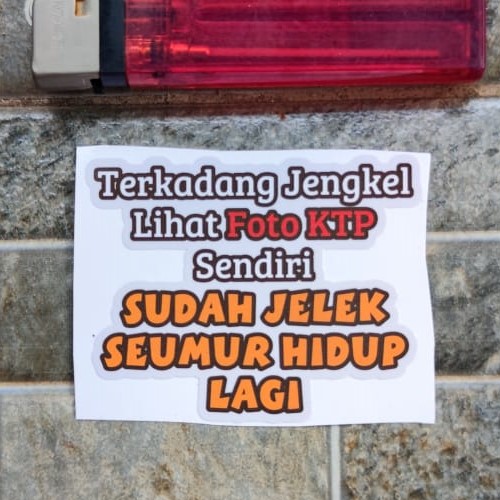 Stiker Kata Jengkel Lihat Foto KTP Humor Lucu Viral Plesetan Meme FYP ...
