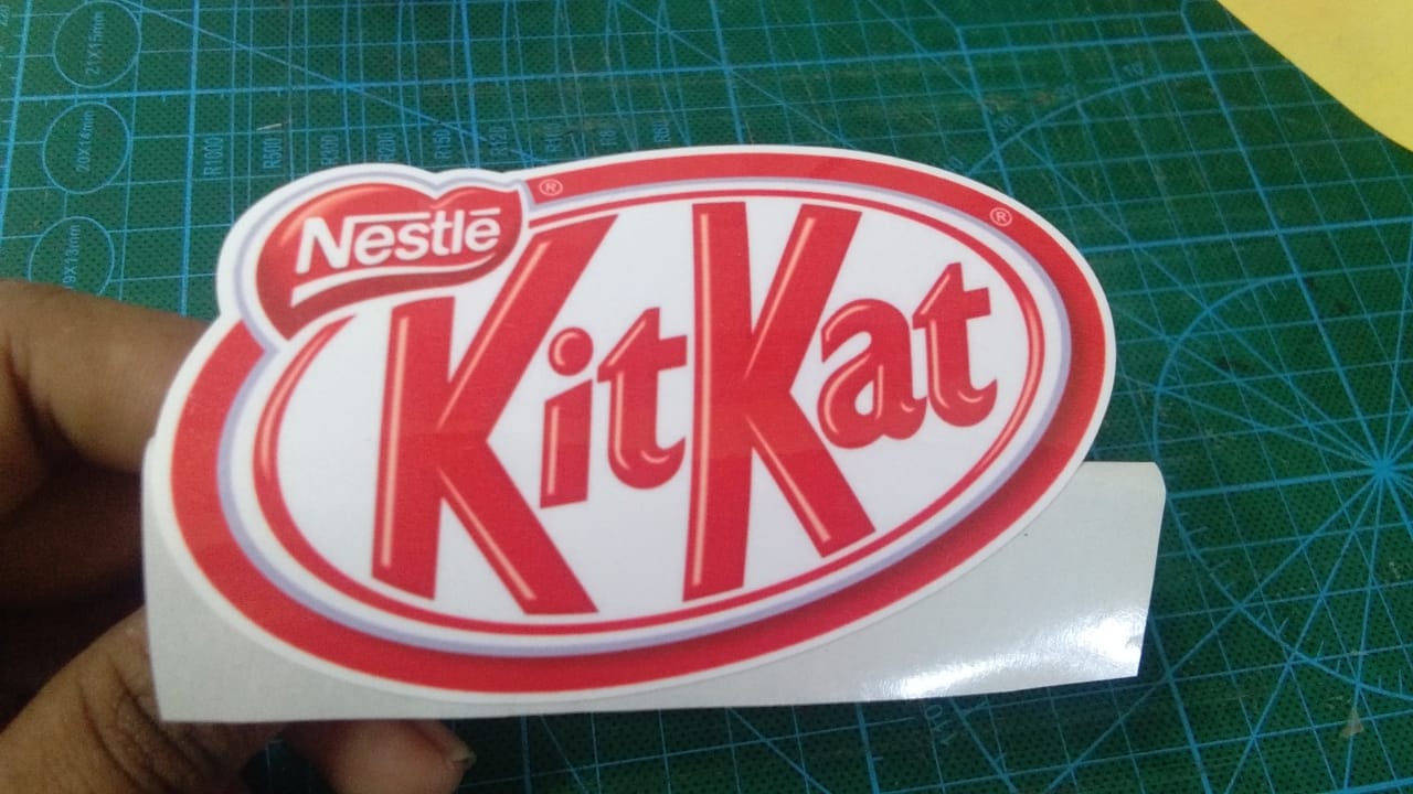 sticker cutting kitkat tersedia varian Hologram, printing Cutting dan ...