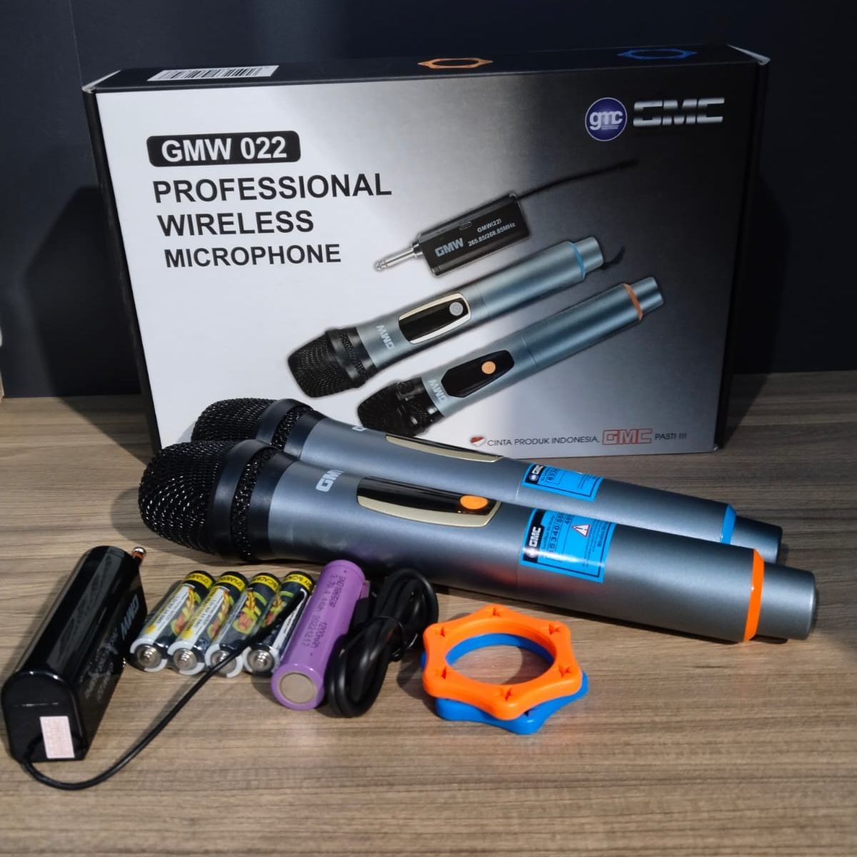 Dua Mic Wireless Profesional Mic Tanpa Kabel GMW 022 / GMC 022 MIC ...