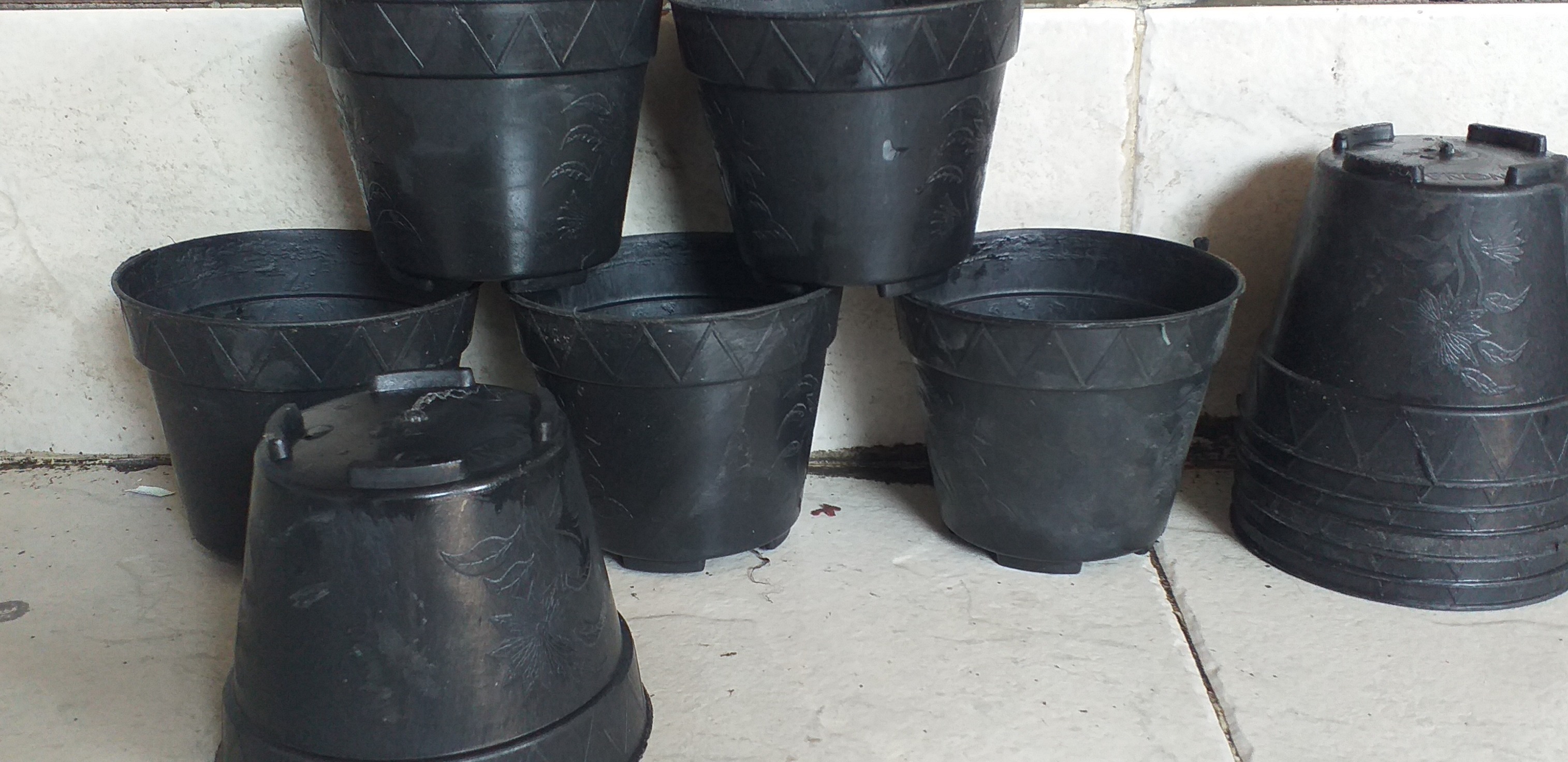 pot bunga 15 plastik hitam, paket isi ; 4 pcs. ( ukuran diameter atas x ...