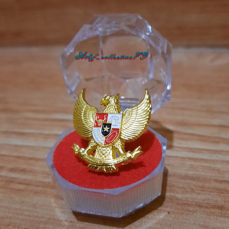 PIN Bentuk Lambang negara Indonesia Burung Garuda Bahan Logam Kuningan ...