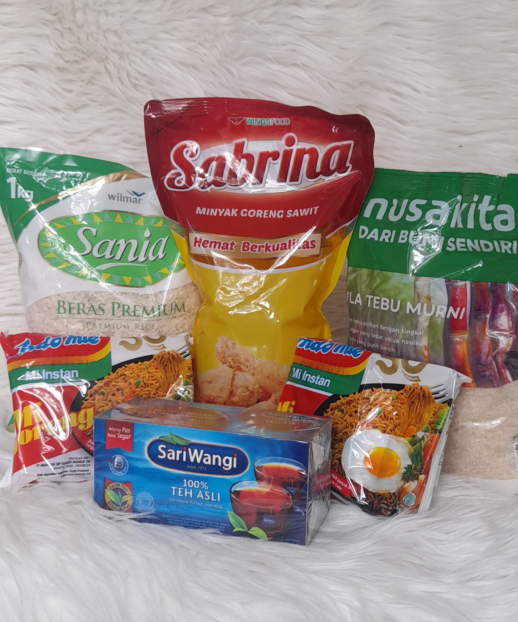 Sembako Paket Murah Beras Minyak Goreng Gula Teh dan Mie Goreng ...