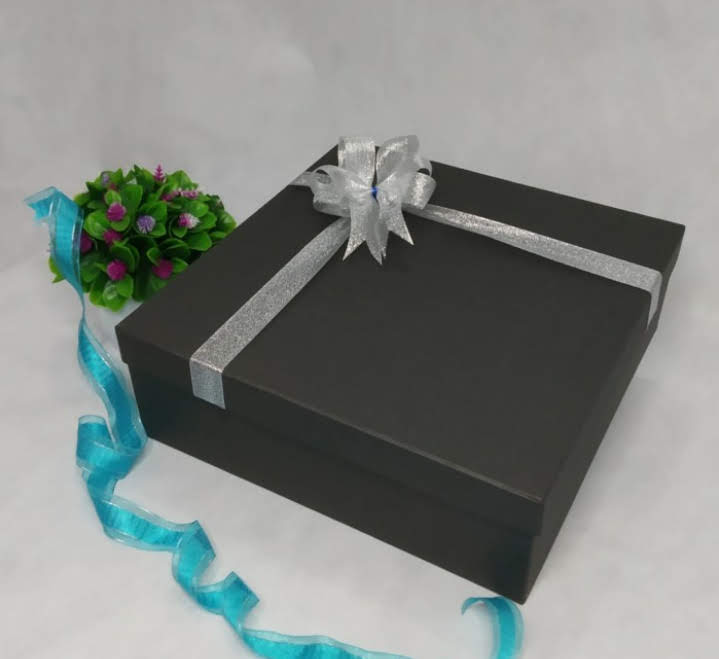 Kotak kado / kotak besar / gift box / hardbox / box suvenir / kotak ...