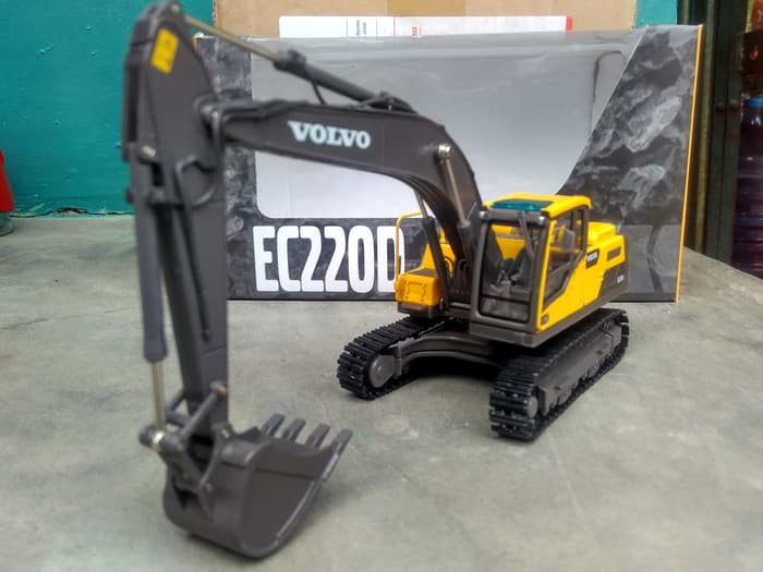 Diecast Excavator Volvo EC220 miniatur alat berat konstruksi murah | Lazada Indonesia