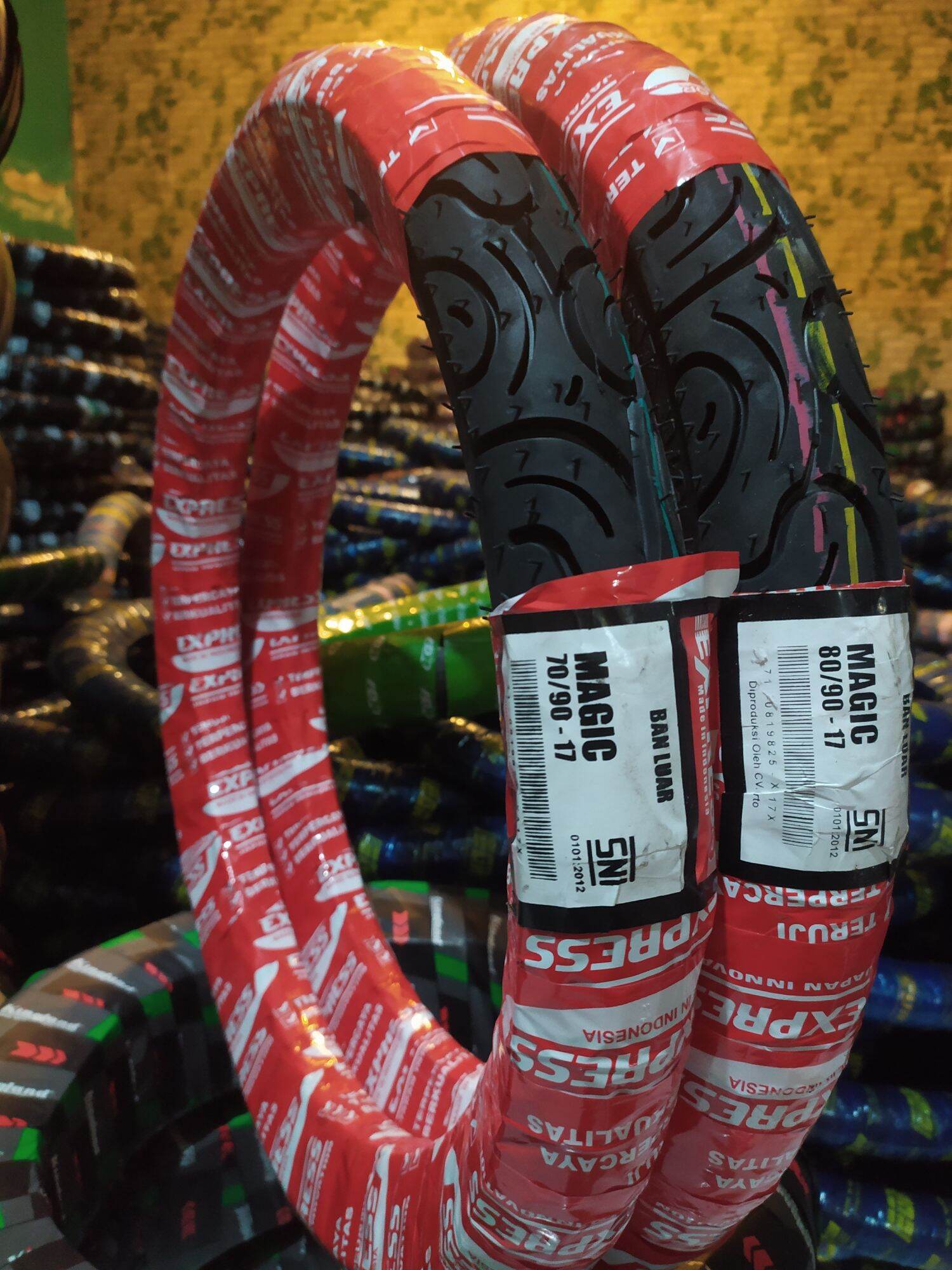 BAN LUAR MOTOR BEBEK RING 17 EXPRESS SNI UKURAN 70/90-17 DEPAN | Lazada ...