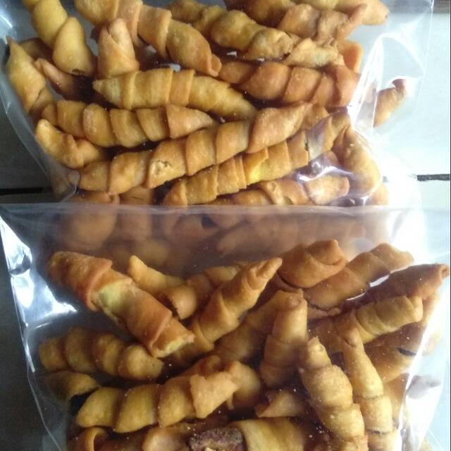 Molen mini kemasan 250 gram / molen / molen pisang / camilan / snack ...