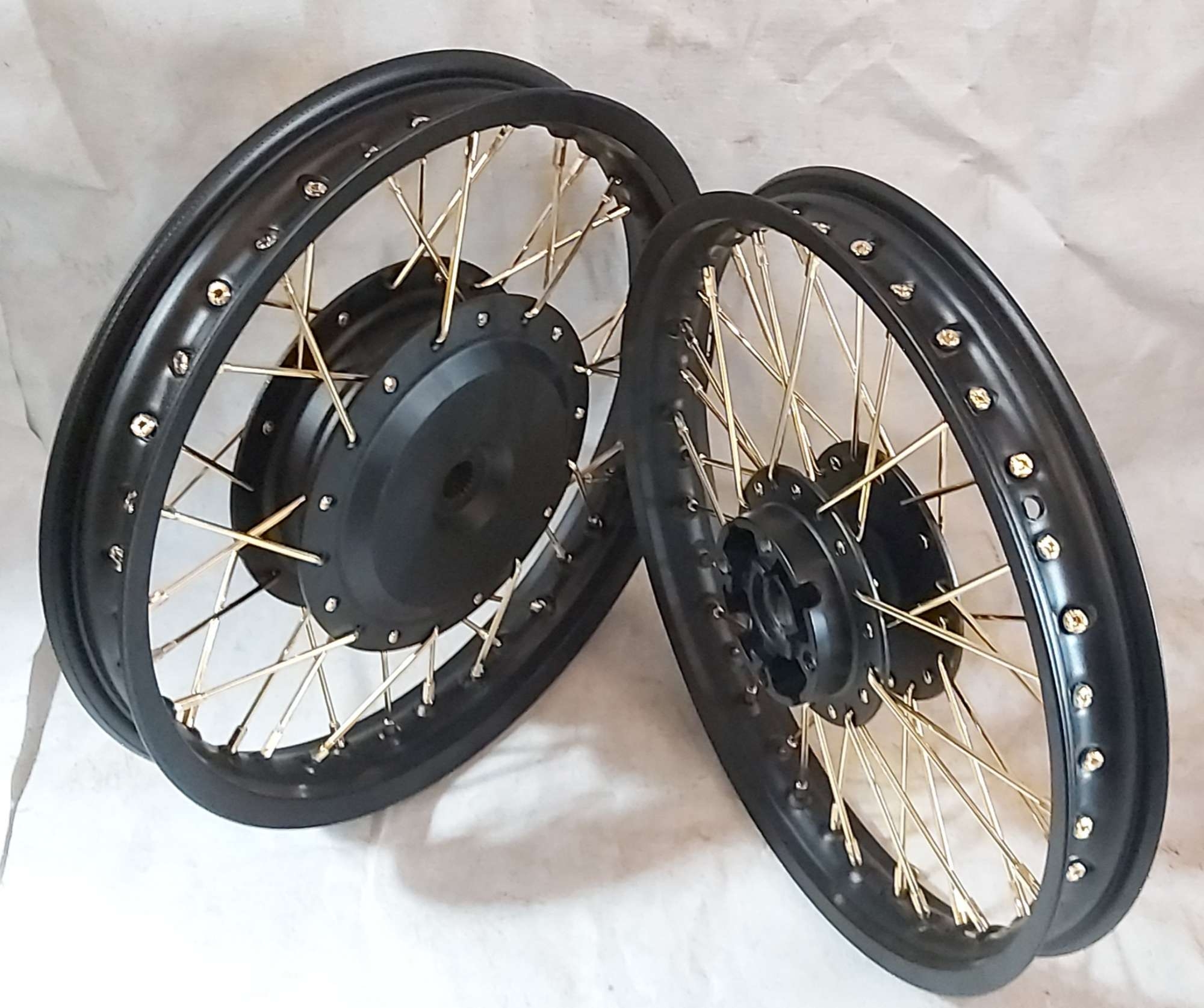 velg beat,scoopy,vario 110,Spacy,Genio, ring v Rossi uk 140/160x14 atau ...