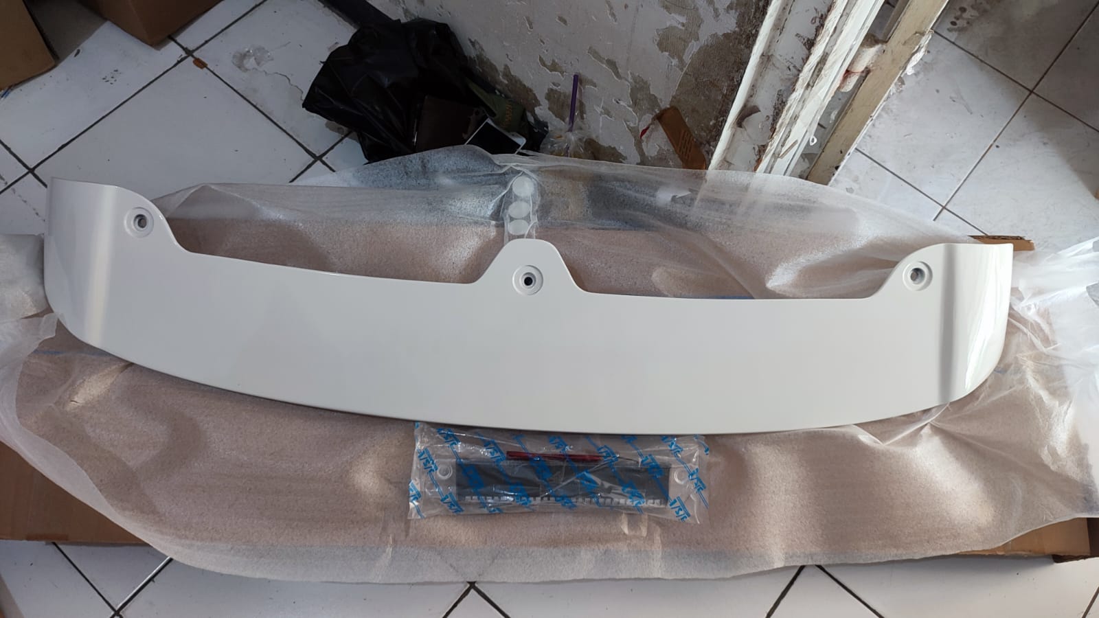 Spoiler Mobil APV Arena With Lamp | Lazada Indonesia