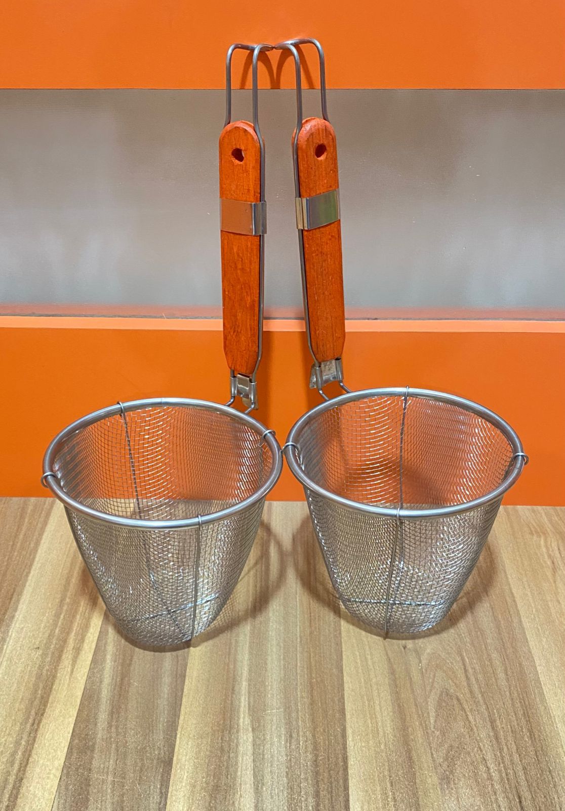 Saringan Mie Ayam Mie Kocok / Penirisan Mie Stainless Gagang Kayu ... Saringan Mie Ayam Mie Kocok / Penirisan Mie Stainless Gagang Kayu ...