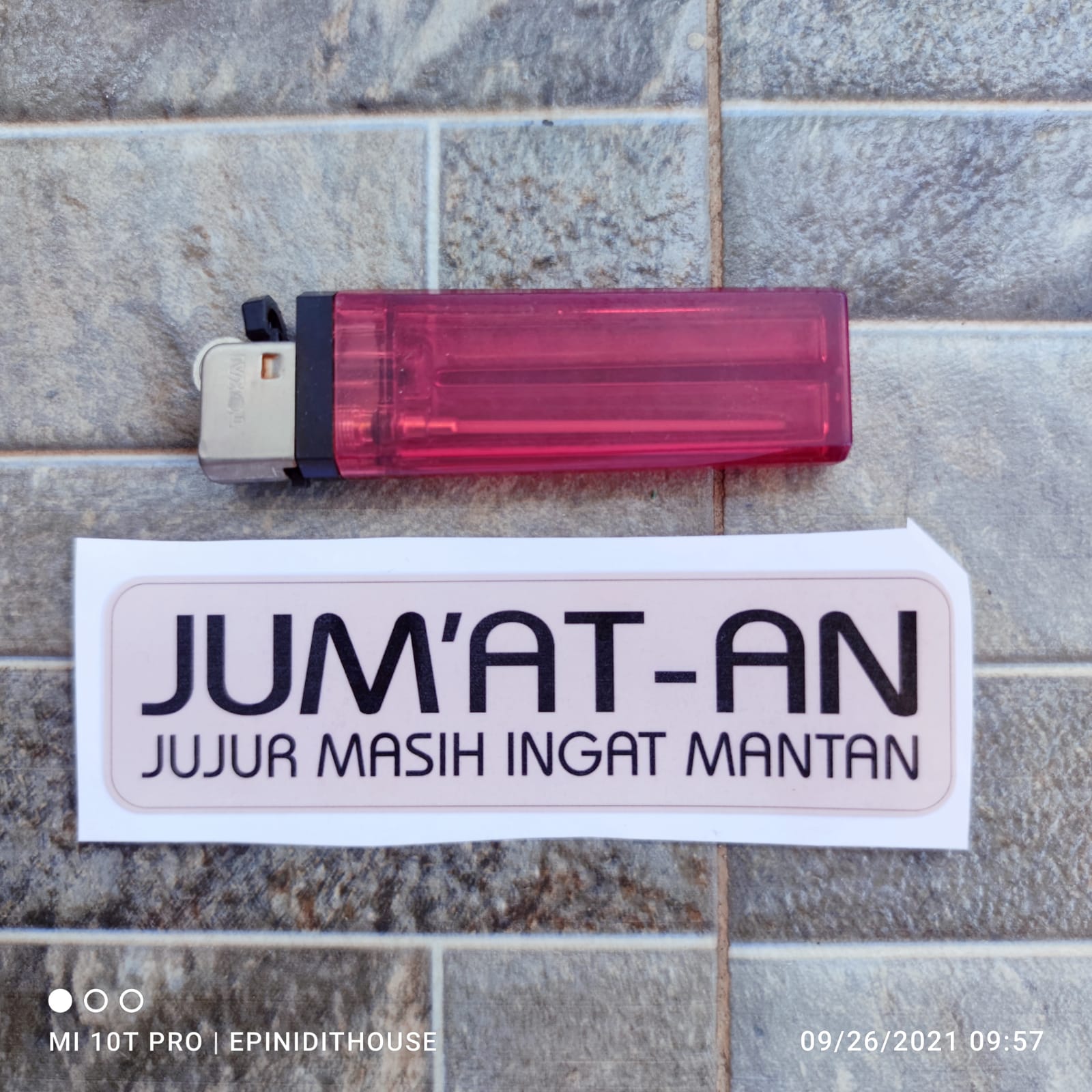 Stiker Vinyl Jumatan Jujur Masih Ingat Mantan Kata Lucu Nyleneh Humor ...