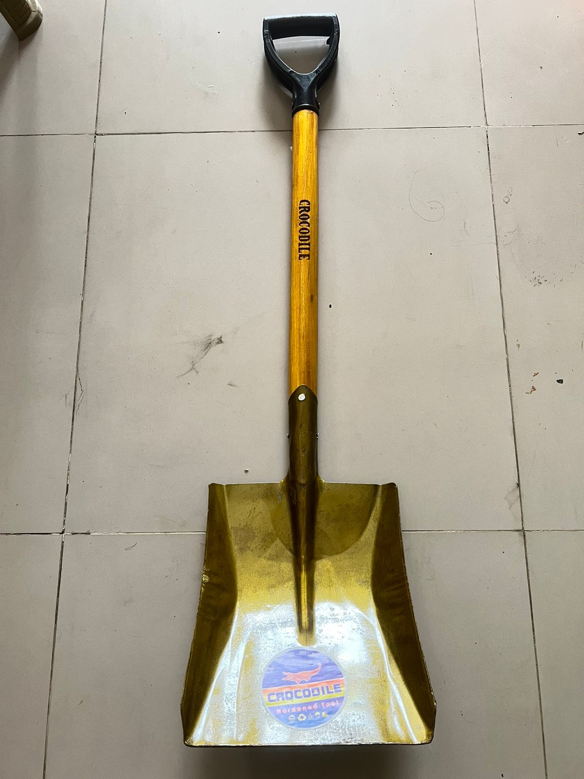 Sekop Pasir Persegi Gagang Kayu Plat Besi Crocodile | Lazada Indonesia