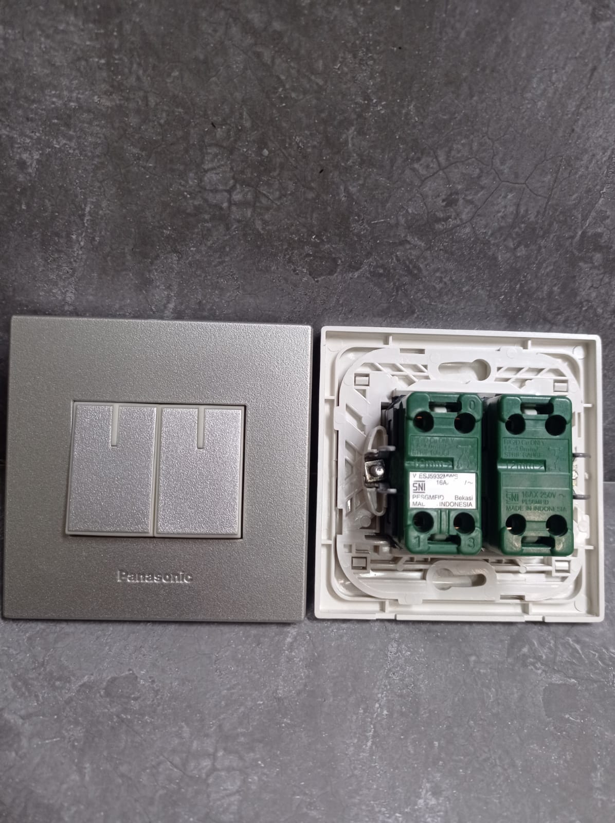 SAKLAR SERI - PANASONIC STYLE E SERIES - SILVER | Lazada Indonesia