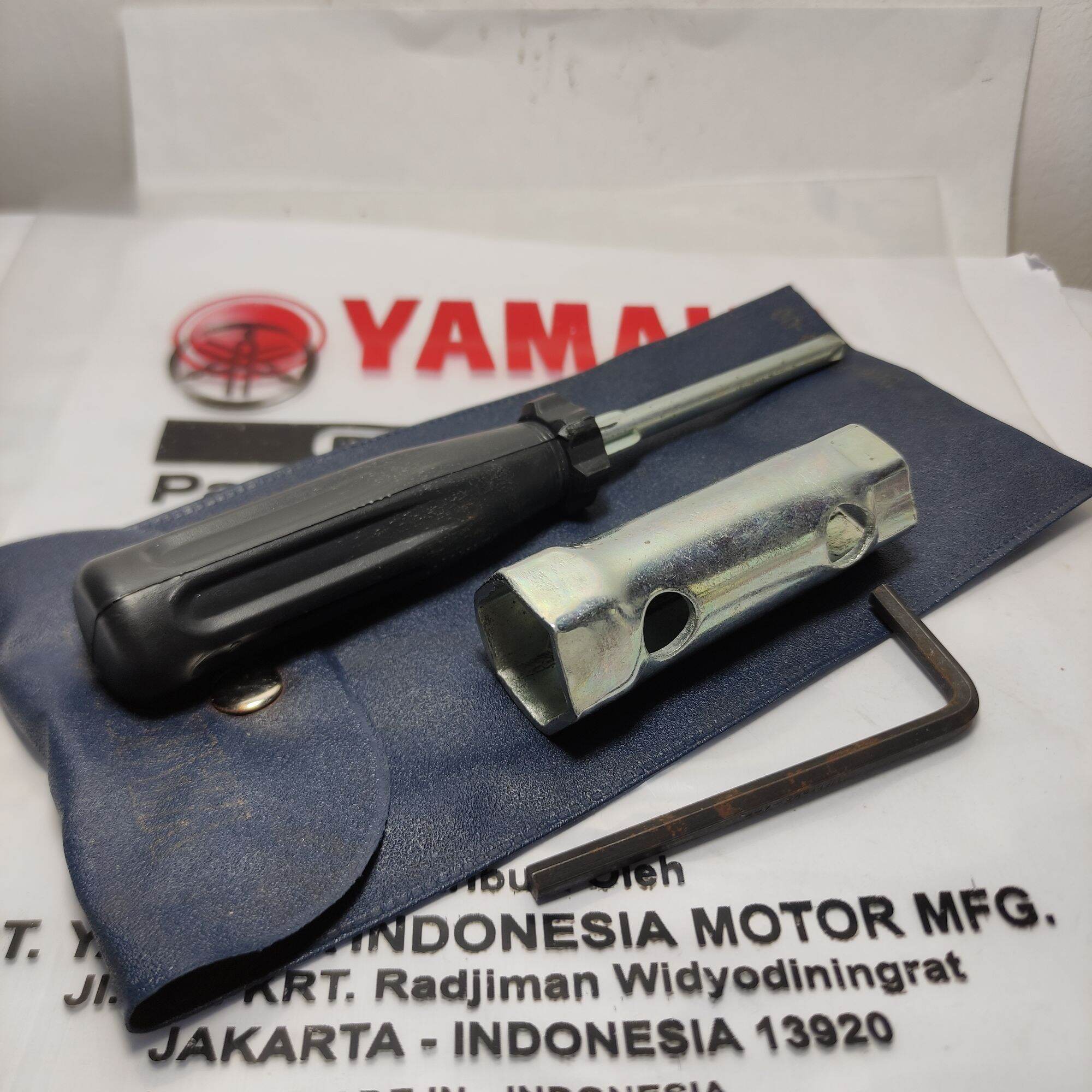 Tool kit Yamaha YZF R15 V3 VVA R155 ori original Yamaha BK6-F8100-00 ...