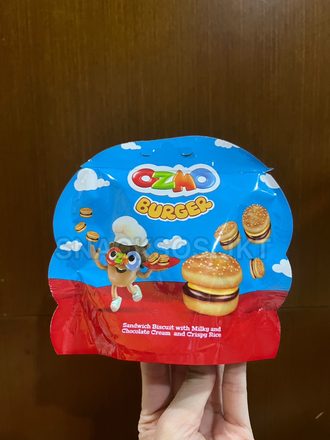OZMO BURGER SANDWICH BISCUIT WITH MILK CHOCOLATE CREAM AND CRISPY RICE ...