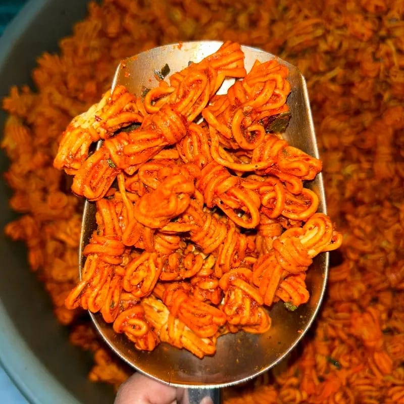 Makanan Raja Pedas Mie Gulung 500gr | Lazada Indonesia