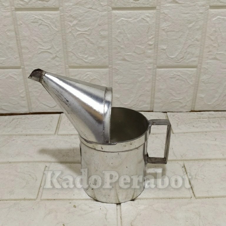 Literan Oli dengan Corong - Literan Oli Pabrik - Corong Minyak 500ml ...