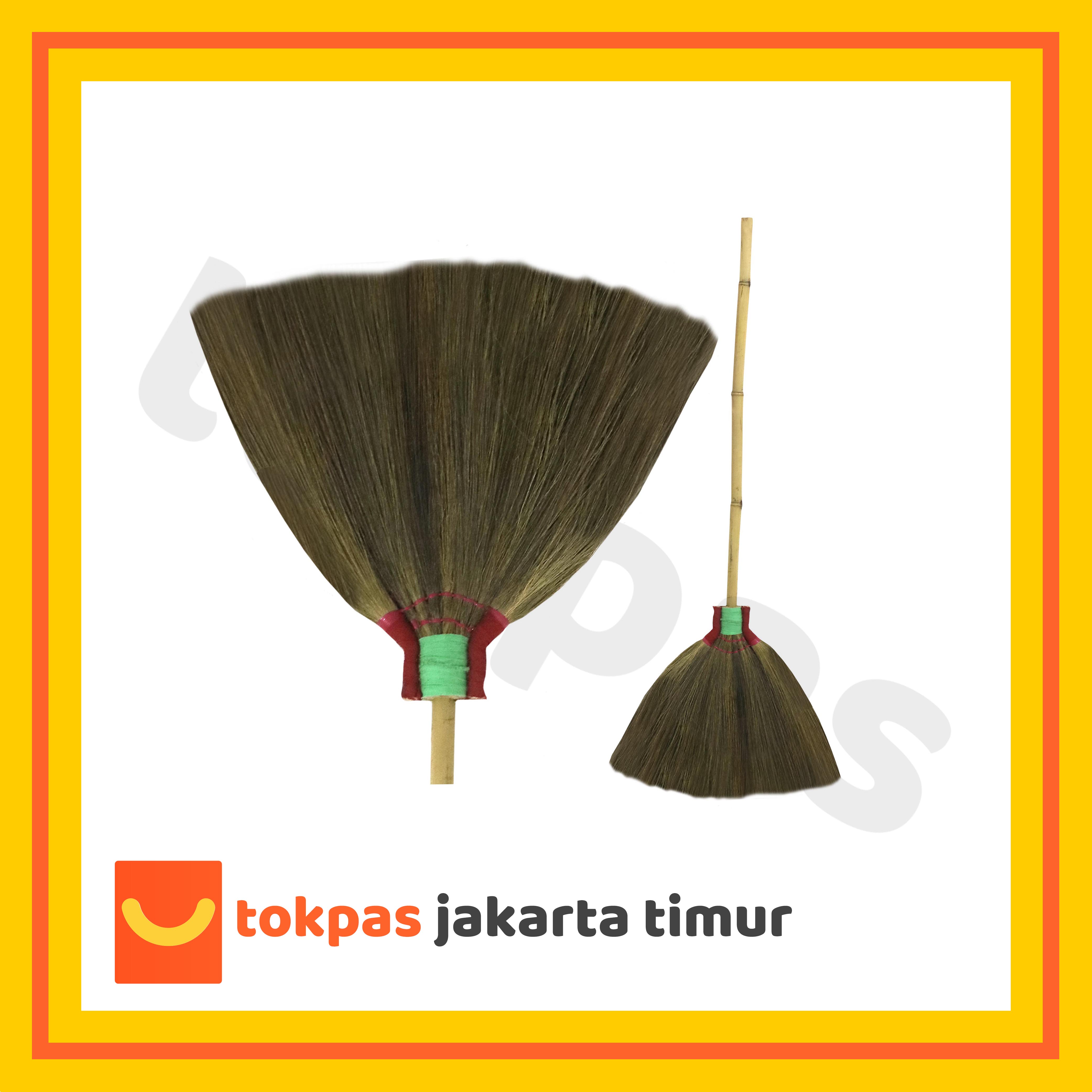Sapu Rayung Tradisional / Sapu Ijuk Jerami Gagang Bambu Ikat Kain ...