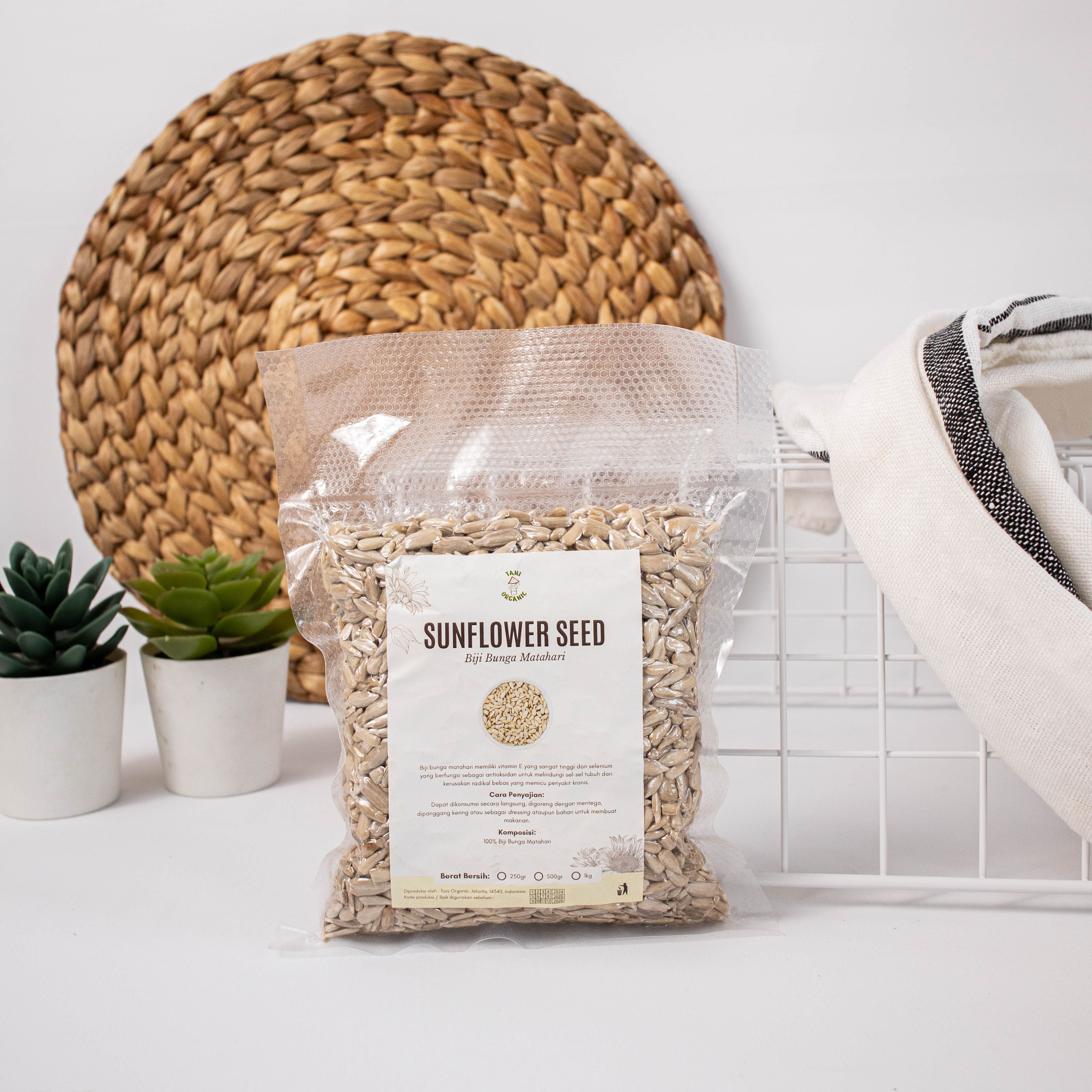 Tani Organic Sunflower Seed - Kuaci Kupas Mentah - Biji Bunga Matahari ...