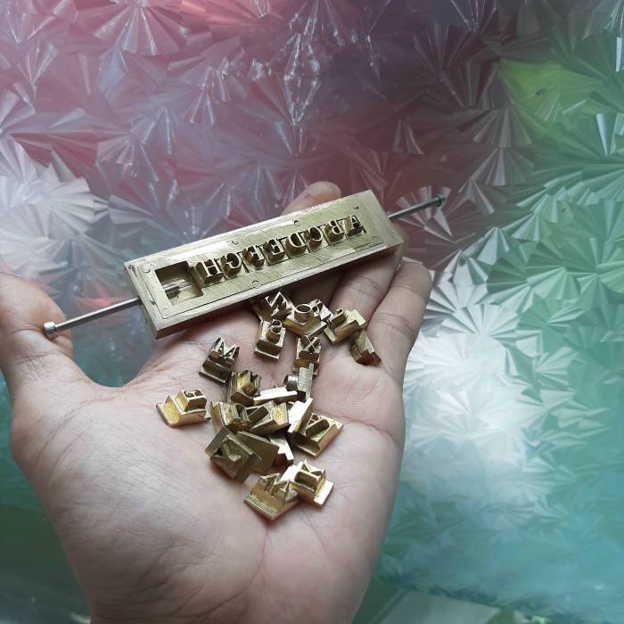 plat emboss alphabet dan angka custom ukuran type B | Lazada Indonesia