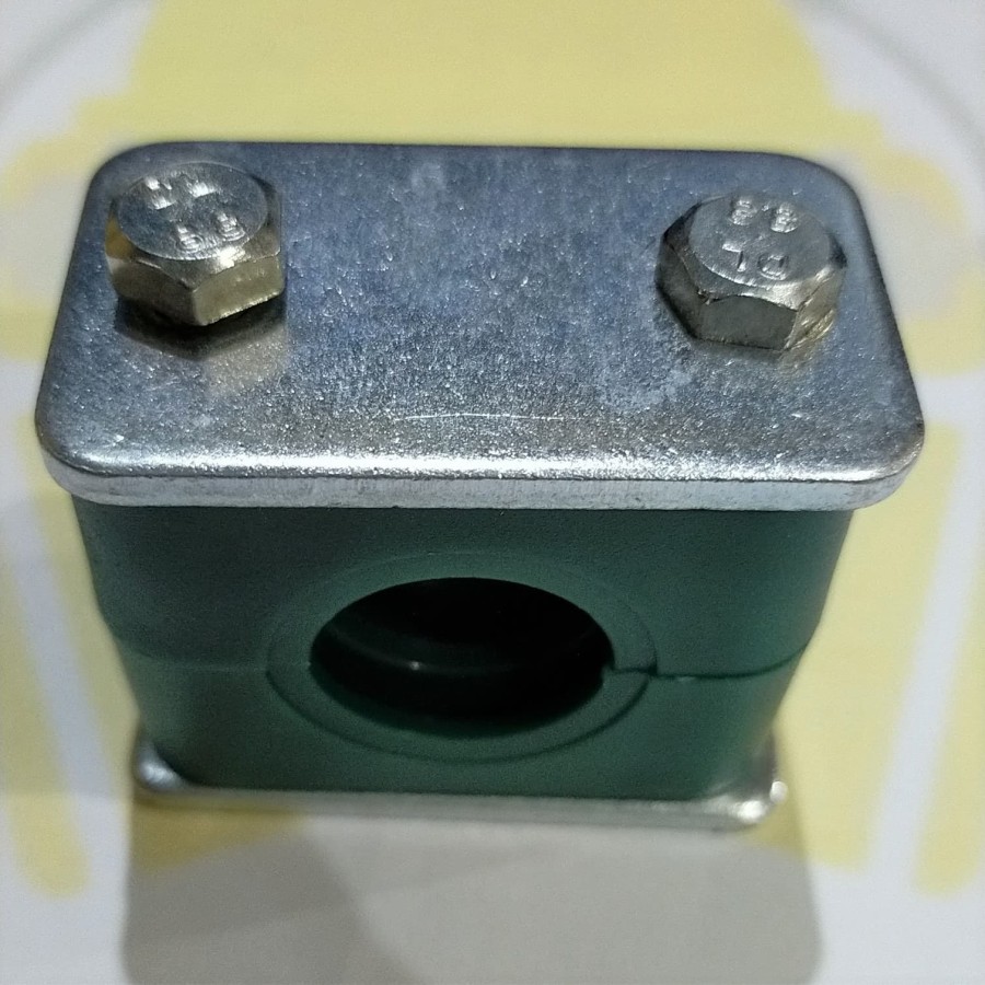 Light Duty PVC Pipe Clamp 20mm Tubing Stauff Klem Pipa PVC | Lazada ...