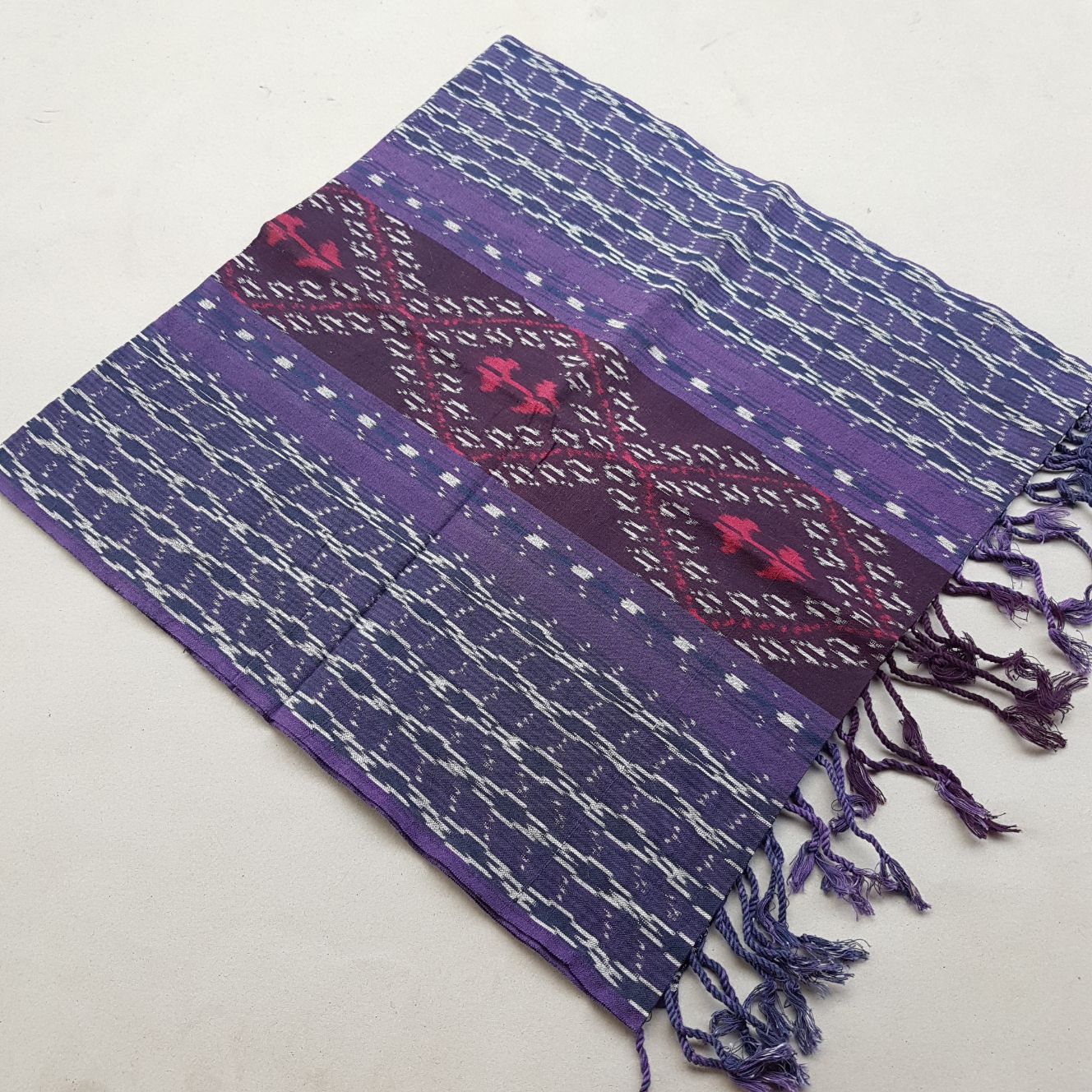 Selendang Tenun Motif NTT Warna Ungu Terong | Lazada Indonesia