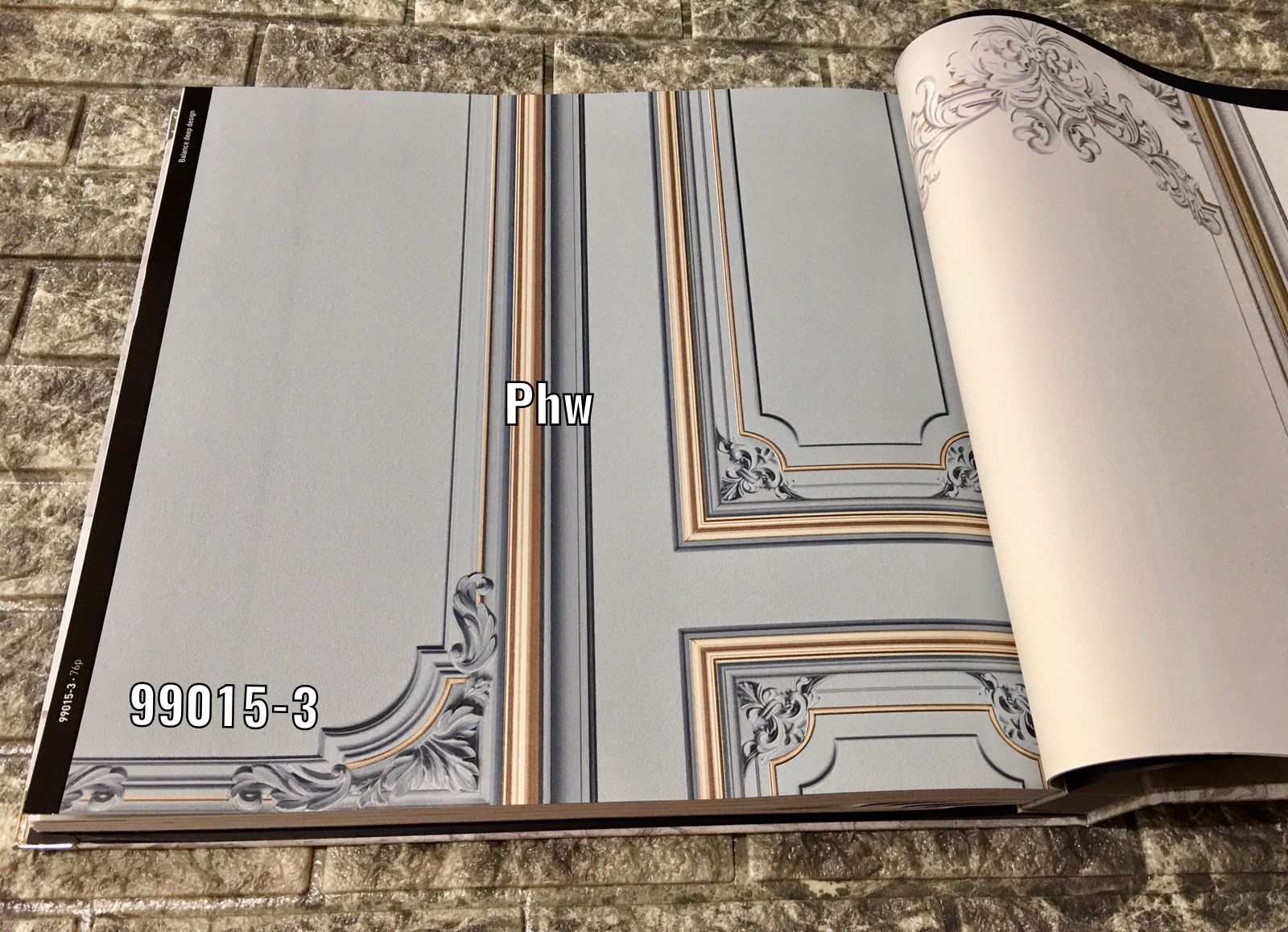 WALLPAPER DINDING MOTIF PARTISI MOULDING ABU PUTIH MINIMALIS CEST ...