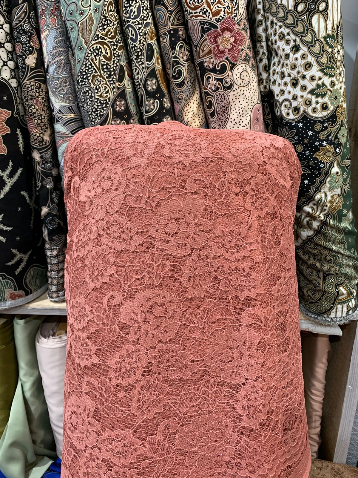 Bahan Brukat Kebaya Brokat Meteran Premium PINK DUSTY - Kain Brokat ...