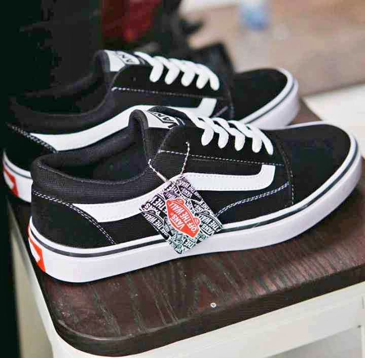 Sepatu Vans Old Skool Sepatu Sekolah Vans Hitam Motif Garis Kekinian ...
