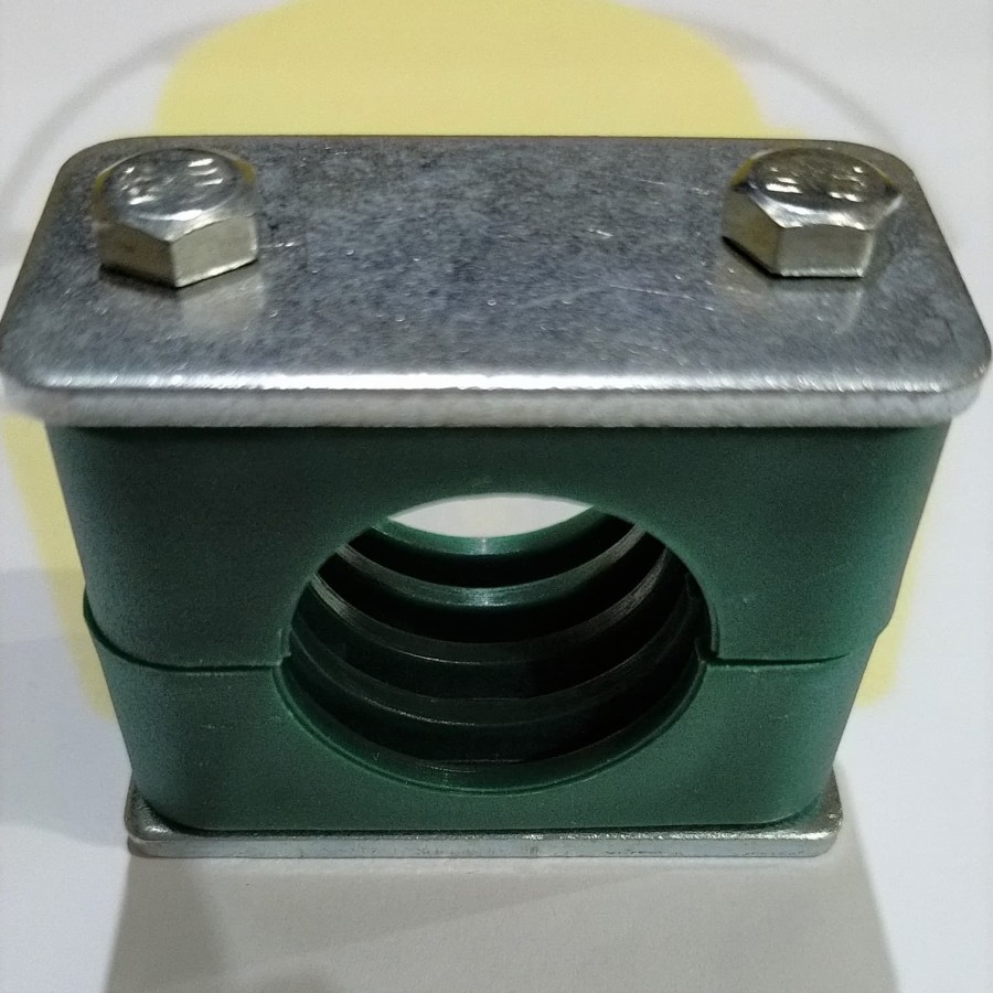 Light Duty PVC Pipe Clamp 30mm Tubing Stauff Klem Pipa PVC | Lazada ...