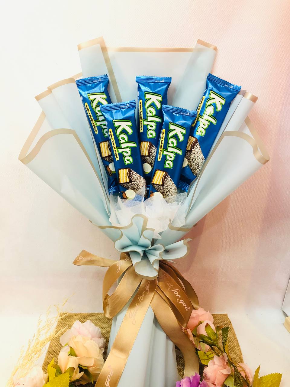 BUKET COKLAT SNACK BOUQET BUCKET JAJAN KALPA | Lazada Indonesia