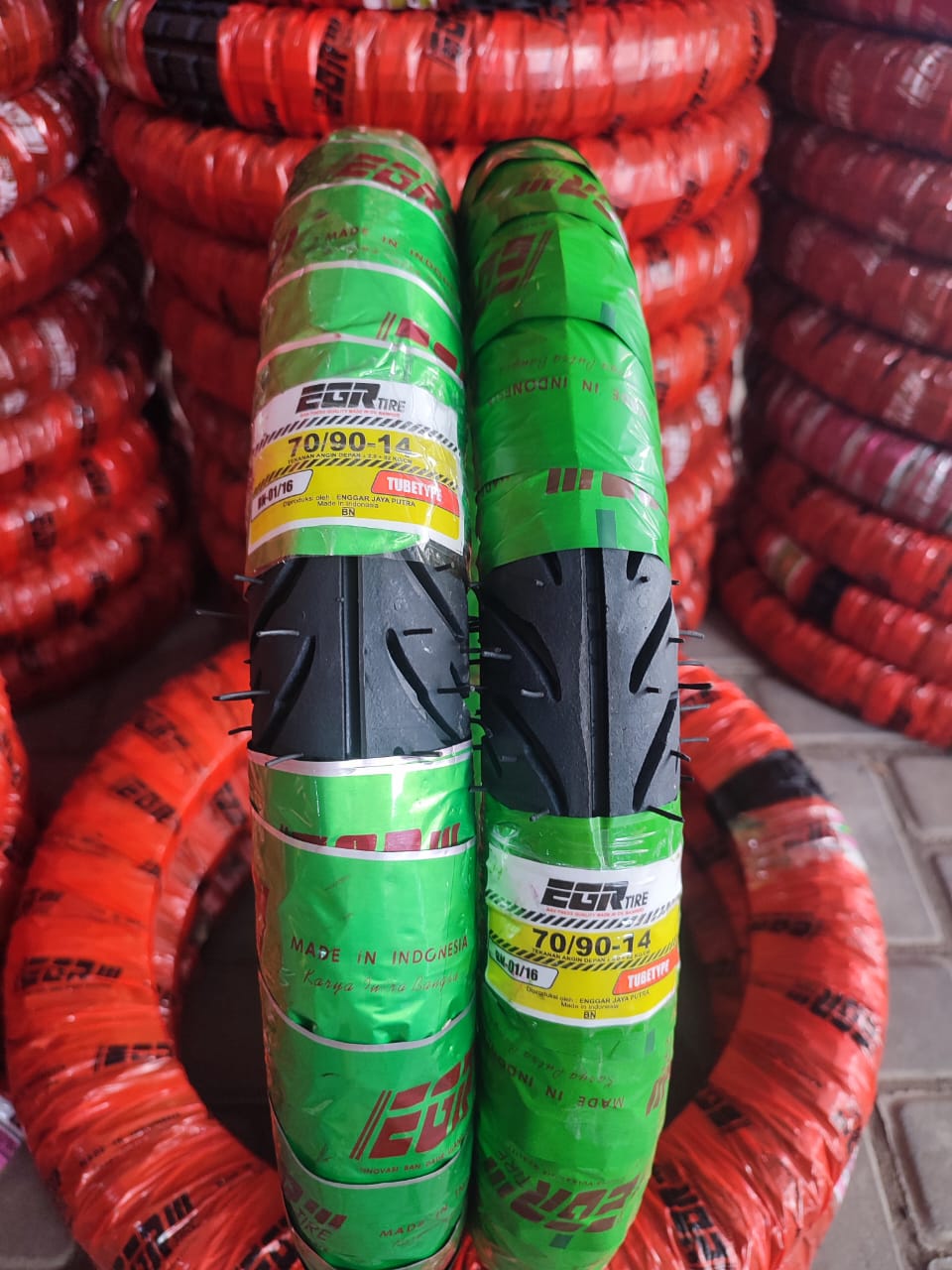 Ban Motor Matic Beat Vario Mio Spacy Scoopy R14 Fino Genio Ukuran 70/90-14 Ring 14 Non Tubeless ...