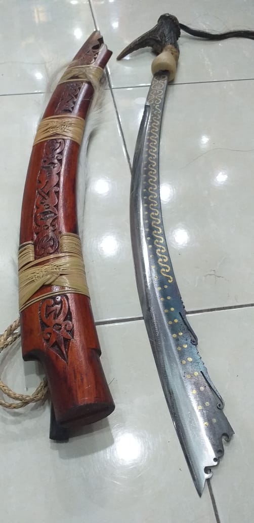 Mandau Dayak Jimpul Lengkung Baja Asli Kalimantan Limited Edition ...