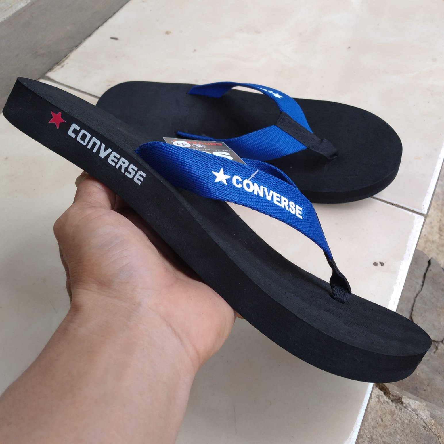 Sandal Jepit Converse
